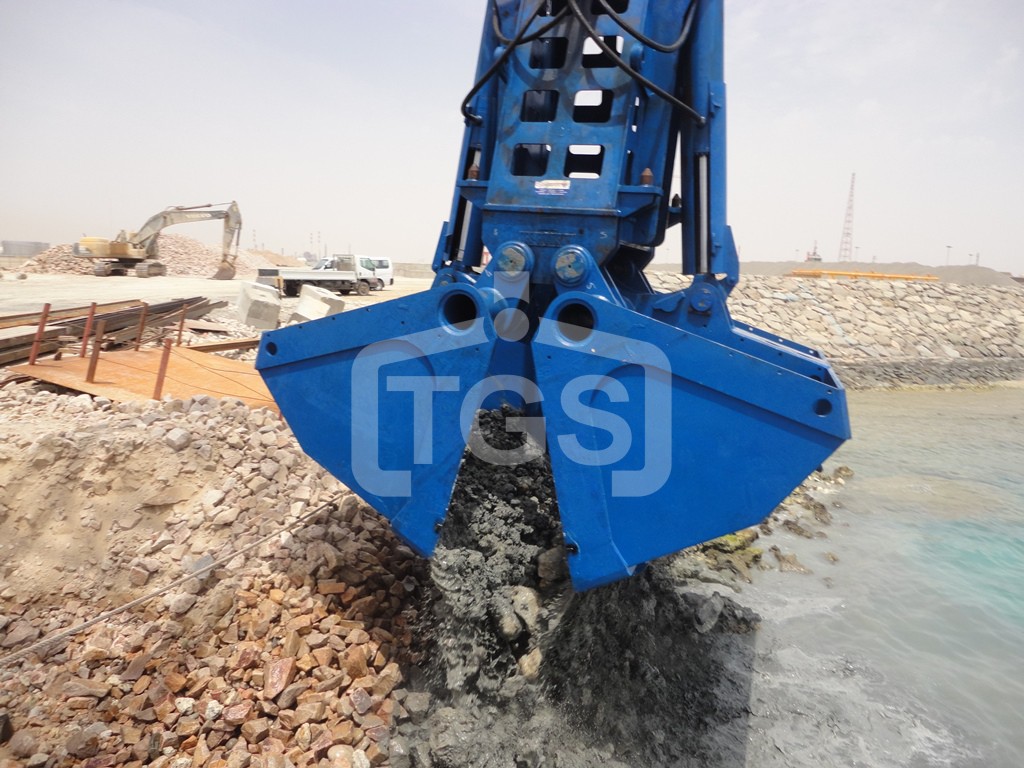 Hydraulic Digging / Dredging Clamshell Grabs | The Grab Specialist B.V.